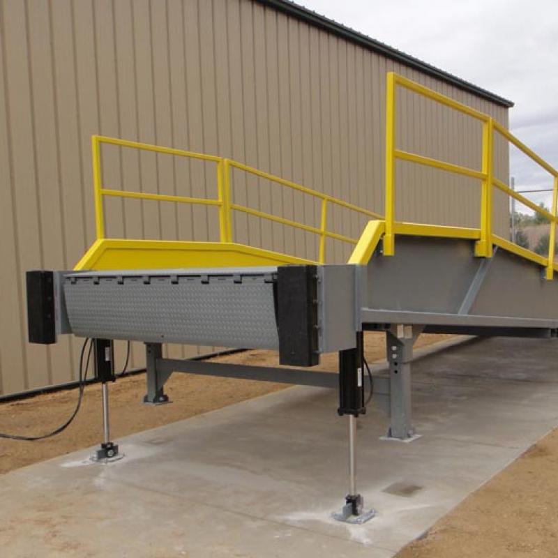 Mobile Loading Dock | W.E. Carlson Corporation