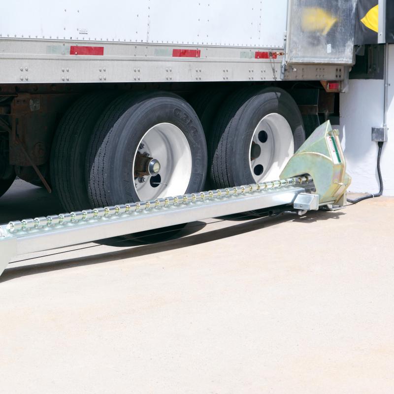 Manual Wheel-Lok Restraint | W.E. Carlson Corporation