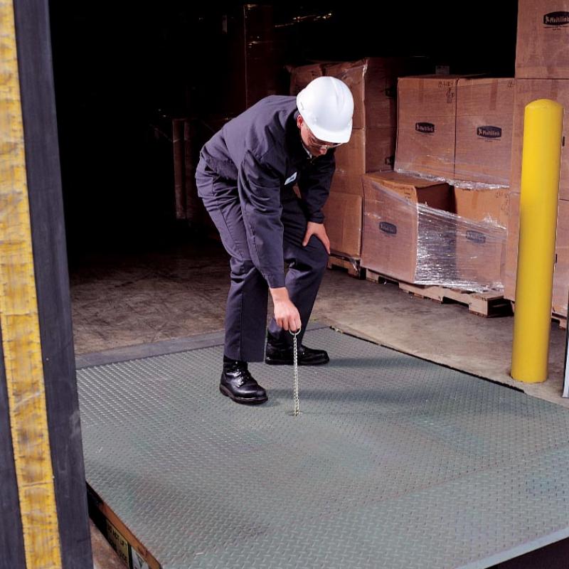 RHM Mechanical Dock Leveler | W.E. Carlson Corporation