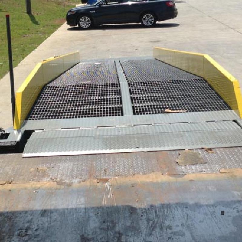 Mobile Yard Ramps | W.E. Carlson Corporation